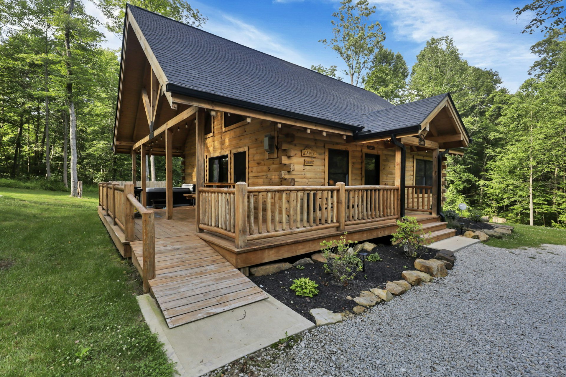 The Sunshine Cabin - Hocking Hills Cottages and Cabins